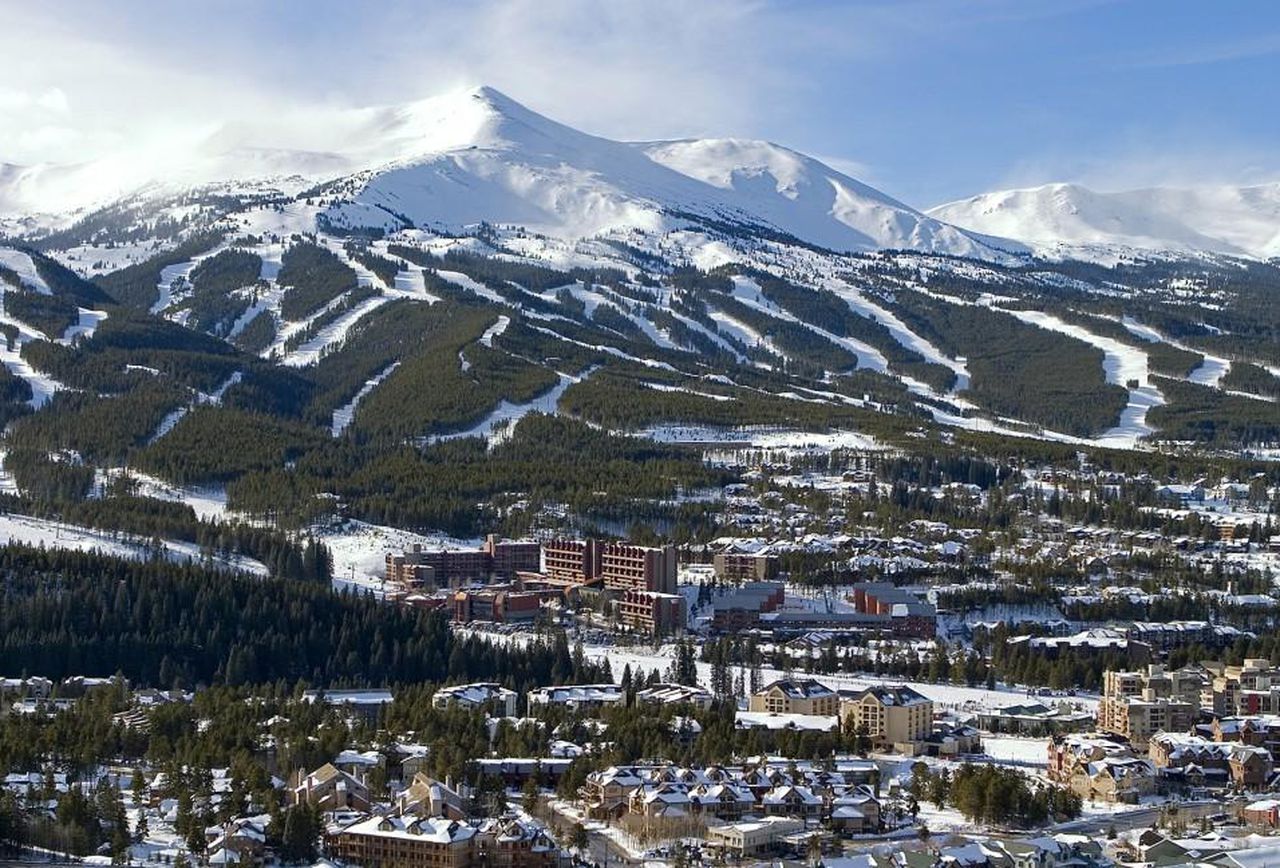 Breckenridge Ski Resort seems to put in a new chairlift on Peak 7 ...