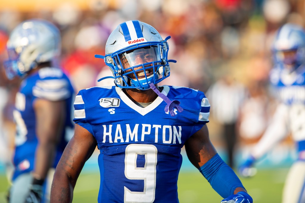 Watch The New Touchdown Passes by Hampton Football Team and Score New ...