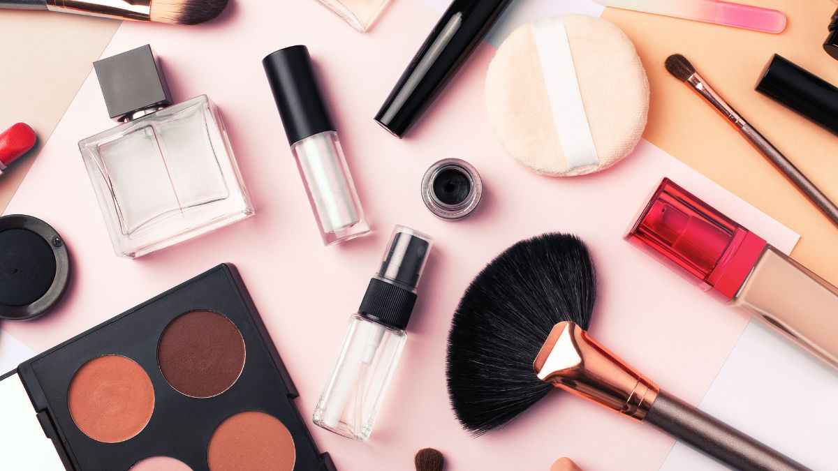 Virtually simple ways to present your makeup kit a summer upgrade - Leosty