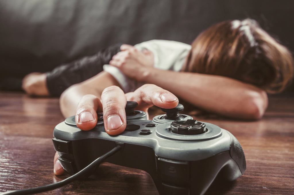 Video Game Addiction Symptoms, Diagnosis and Treatment - Sports Magy
