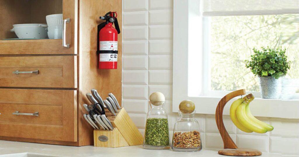 Fire Extinguisher for Kitchen - The Top 5 Types of Kitchen Fire Extinguishers - Waron Brain